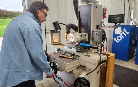 High-precision tooling specialists manufacturing precision parts